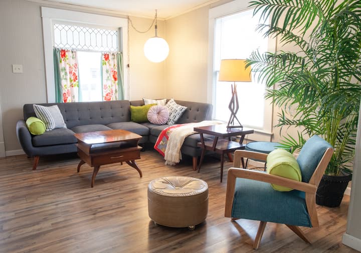 Mid Century Modern Digs - Pershing State Park, Laclede