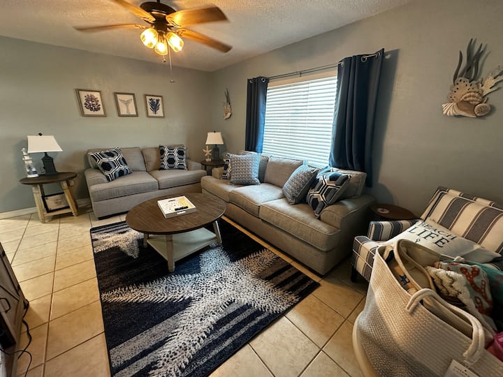 Jp 1bd/1ba Steps To Johns Pass & Beach! #1 - Madeira Beach, FL