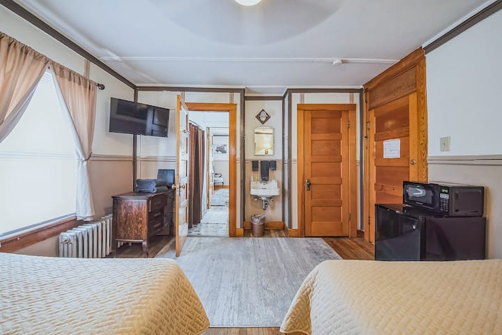 The Family Suite - Sleeps 6 - Colorado