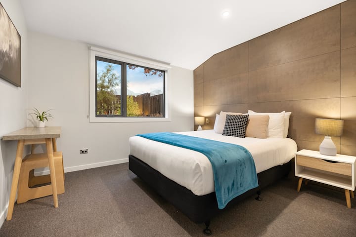 Two Bedroom Deluxe Apartment - Arrowtown