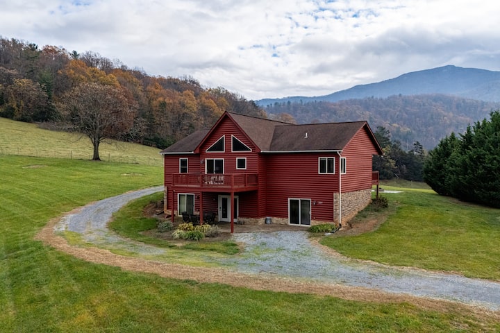 360-degree Mtn Views, 5 Bdrms, Pool Table, Firepit - Luray, VA