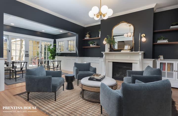 Cambridge, Prentiss House - Standard Queen | Rm 13 - Brookline, MA