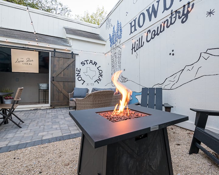 Wine Trail Retreat W/ Fire Pit, Walk To Jc Lights - Johnson City, TX