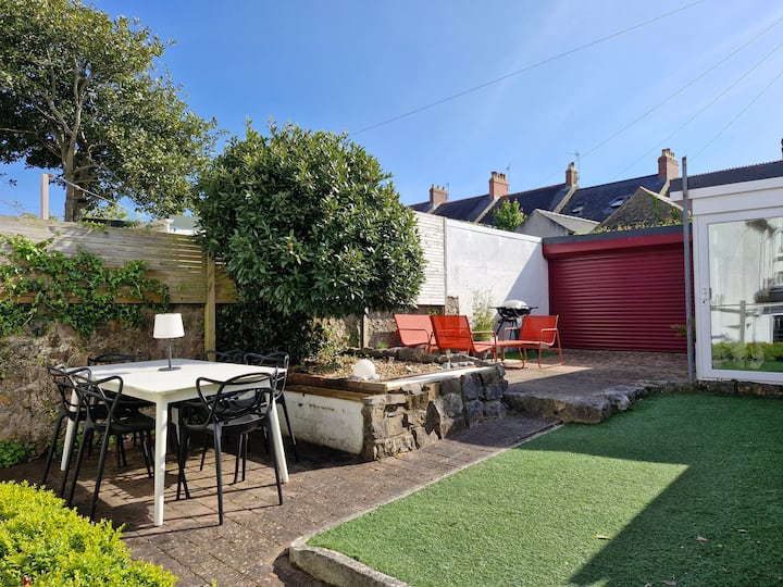 Redberth Vacation Rentals & Homes - Wales, United Kingdom | Airbnb