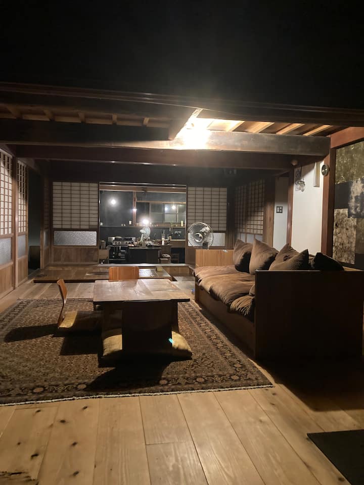 美しい棚田を臨む一日一組限定の古民家体験民泊Oniwa　贅沢な１泊２食付き　２名様以上にて予約可能 - Ureshino