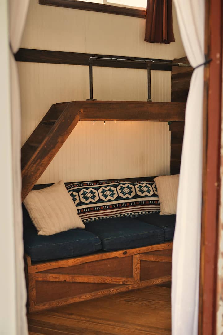 Tiny House, Big Views Near Asheville. - North Carolina