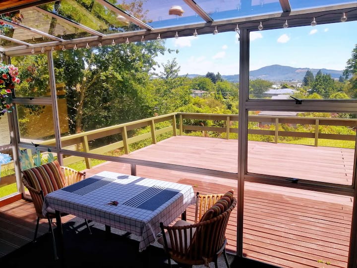 Redwood Mountain View Self-contained Unit - Rotorua