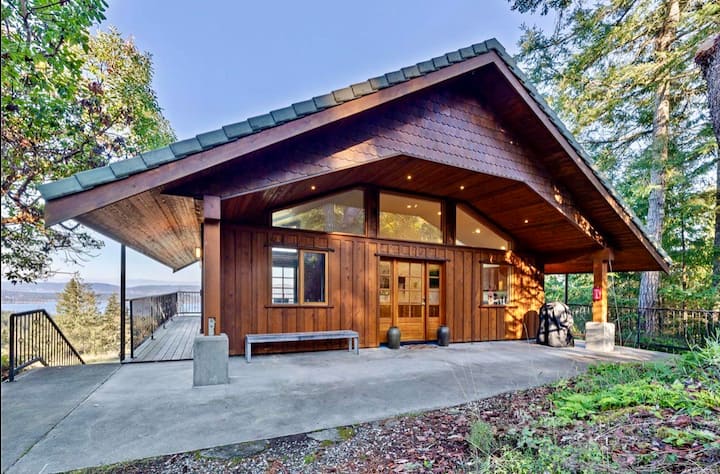 Rainbow Ridge B&b Cottage - Salt Spring Island