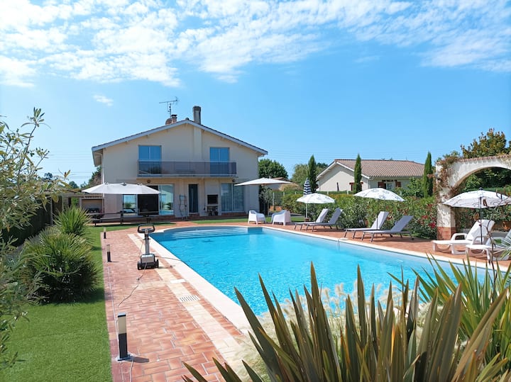 Villa Les Glycines, 14 Personnes, 7 Chambres. - Gironde