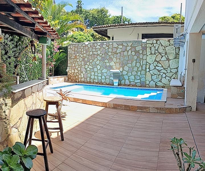 Amplo Sobrado Triplex. Para Até 20pess. Ondina - Salvador