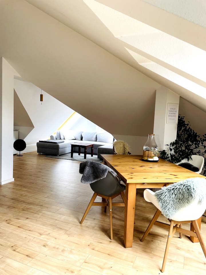 Helle, Exklusive Maissonette Wohnung 99qm Striesen - Dresde