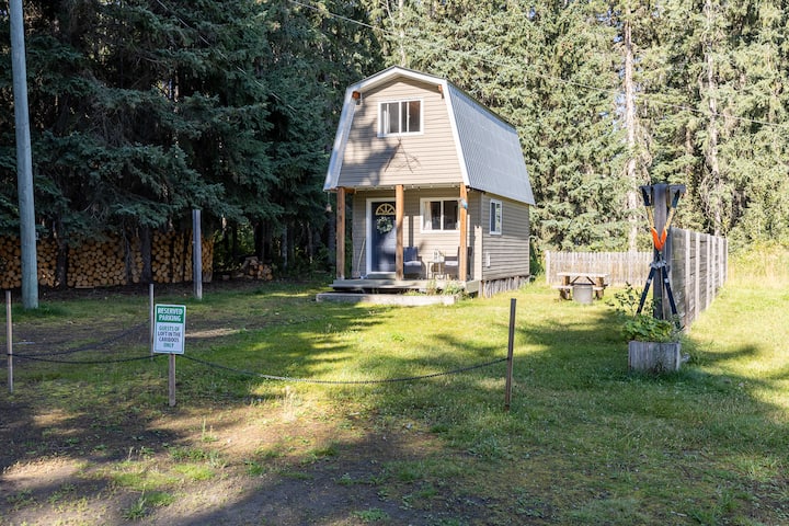 Cozy Farm Cabin - British Columbia