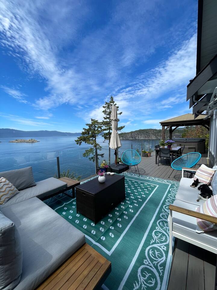 Stunning Oceanfront Home  W/ Sunset & Water Views - Sunshine Coast
