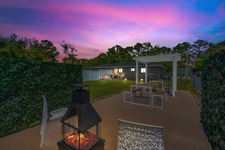 Backyard Oasis, Dog Friendly Vacation Home - Little River, SC