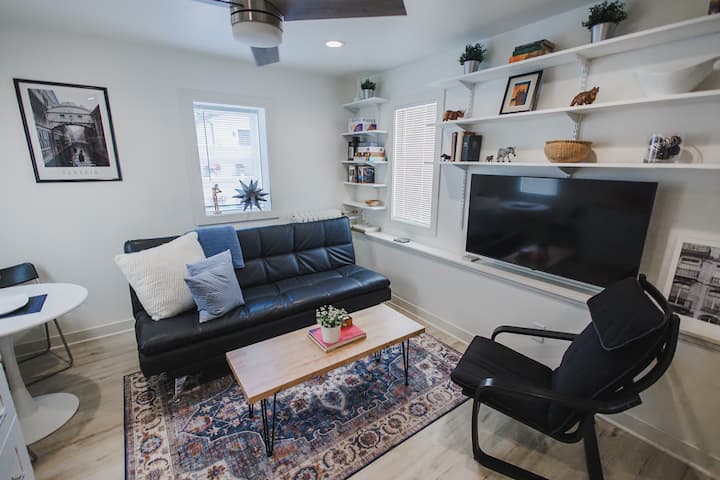 Attached Modern Tiny House - Minneapolis, MN
