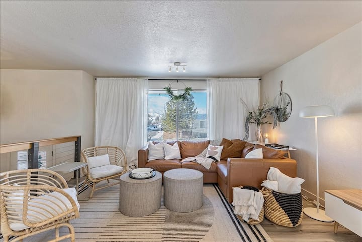 Black Friday Discount! Open Concept! Winter Decor! - West Valley City, UT