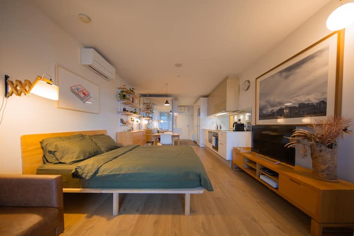 Studio Opposite Southern Cross - Melbourne