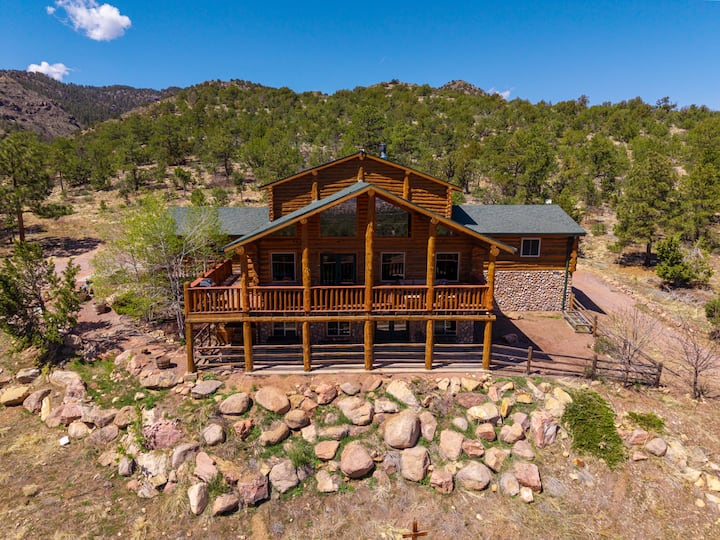 Secluded Cabin Retreat: 41 Acres Near Royal Gorge - Colorado