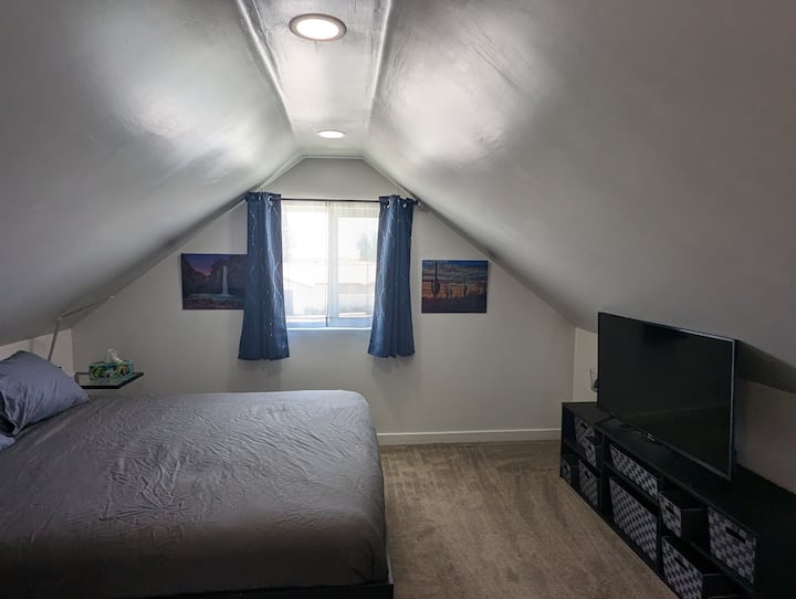 Charming 1br Upstairs Apartment W/kitchen, Laundry - Mesa, AZ