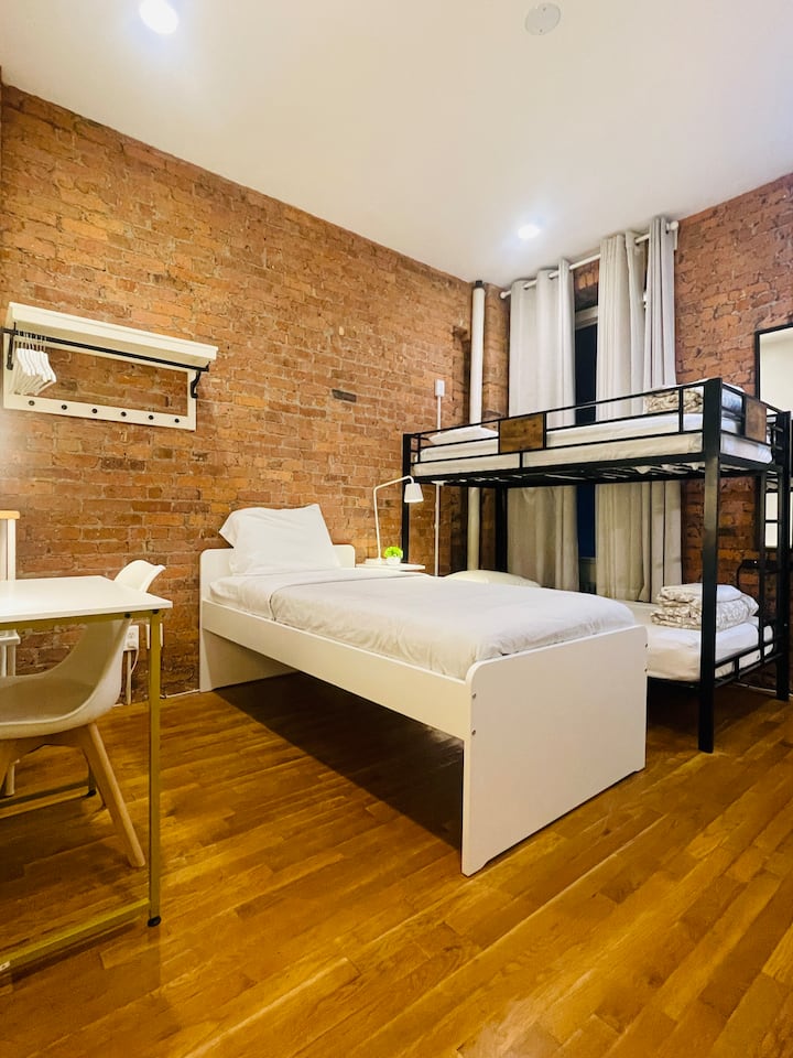 Midtown Twin Bunk  +  Twin Bed Studio - New York