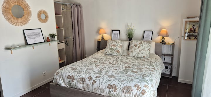 Logement Indépendant Sur Propriété Avec Piscine - Nîmes