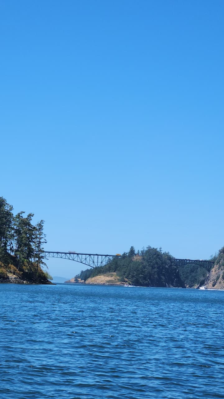 Amazing One Bedroom Boat Experience W/ Sunset View - Everett