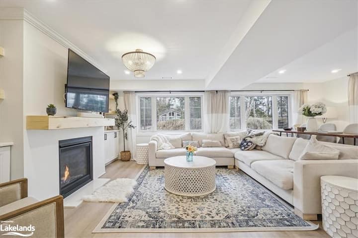 Beach Babes Getaway! Steps To The Beach! - Wasaga Beach