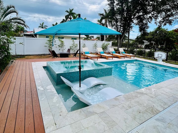 Stylish Naples Home With Luxe Pool & Spa - 那不勒斯
