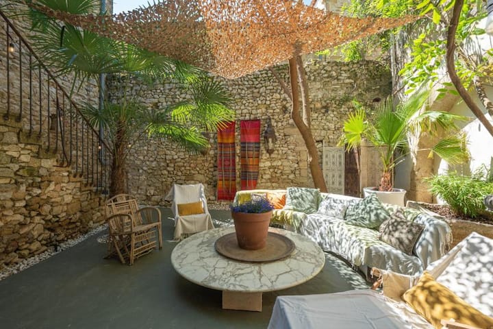 Le Petit Palais Hors Du Temps - Remoulins
