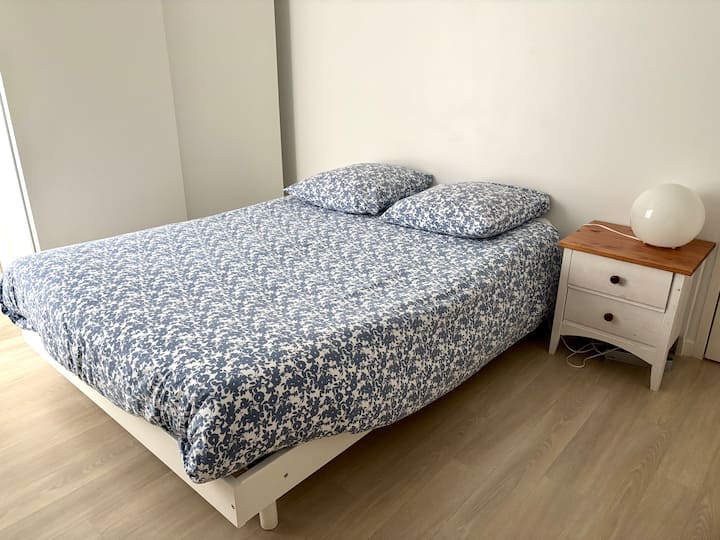 Chambre Avec Sdb Privée Dans Maison Avec Jardin - Chantepie