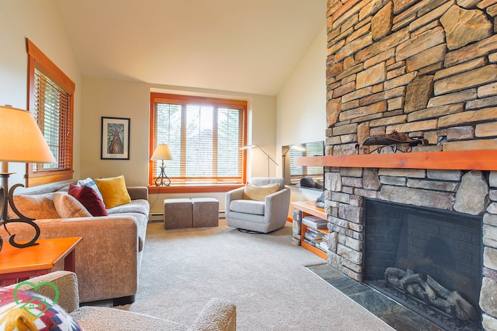 Spacious South Facing 3bdrm At Pinnacle Ridge - Fernie