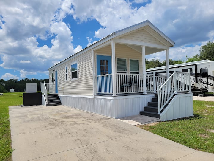 Cozy Wheelchair Accessible Home W/resort Amenities - Zephyrhills, FL