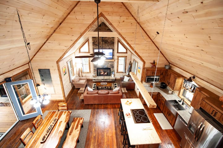 Guest Favorite Blue Ridge Cabin. Location. Hot Tub - Blue Ridge, GA