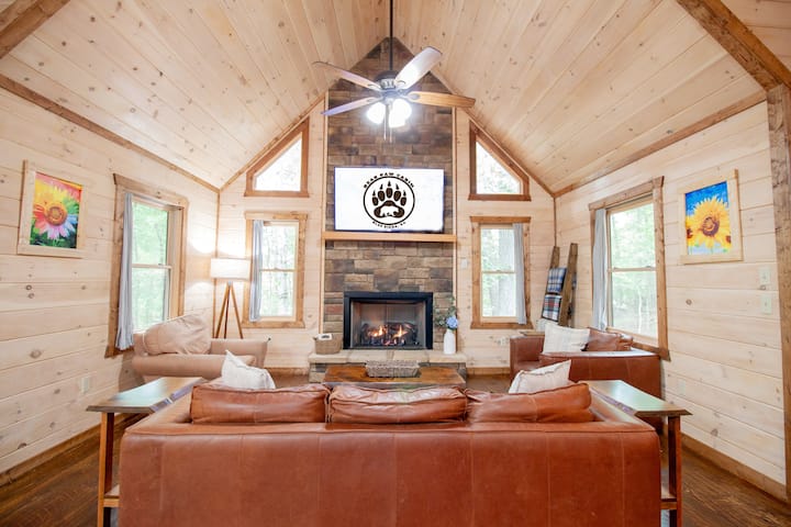 Guest Favorite Cabin Ideal Location Games Hot Tub - Blue Ridge, GA