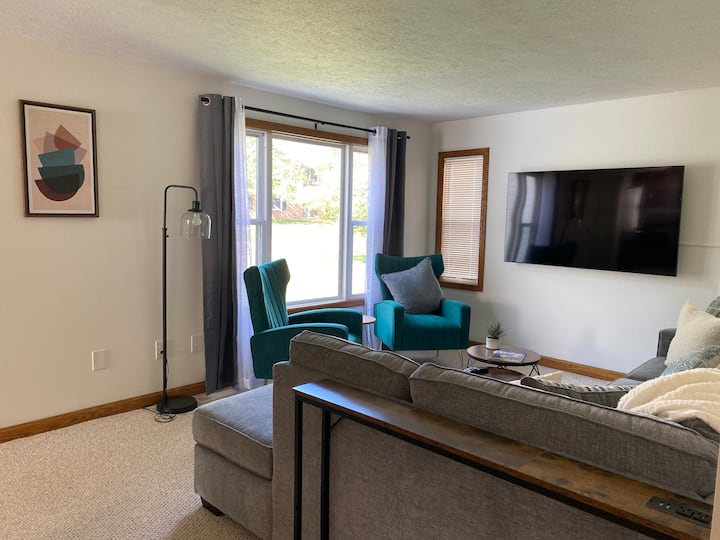 The Perfect Hofame Villiage Stay - Canton, OH