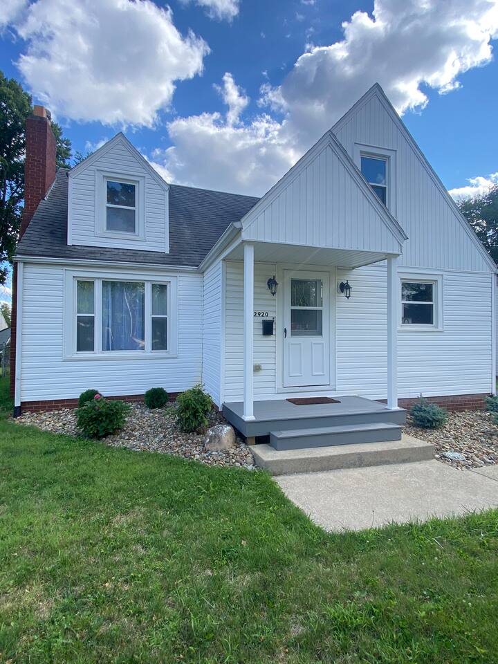 The Perfect Hofame Villiage Stay - Canton, OH