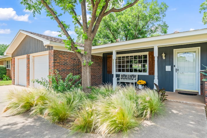 The Gathering Place | Spacious & Pristine Getaway - Lubbock, TX