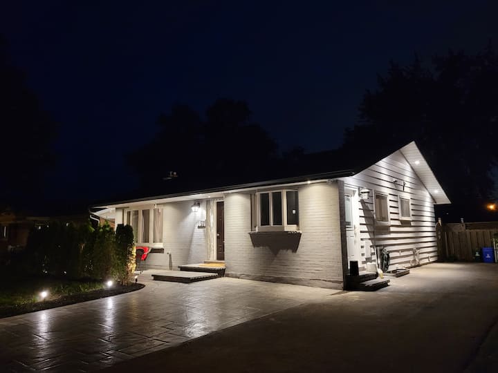 3 Bedroom Bungalow In South Ajax - Ajax