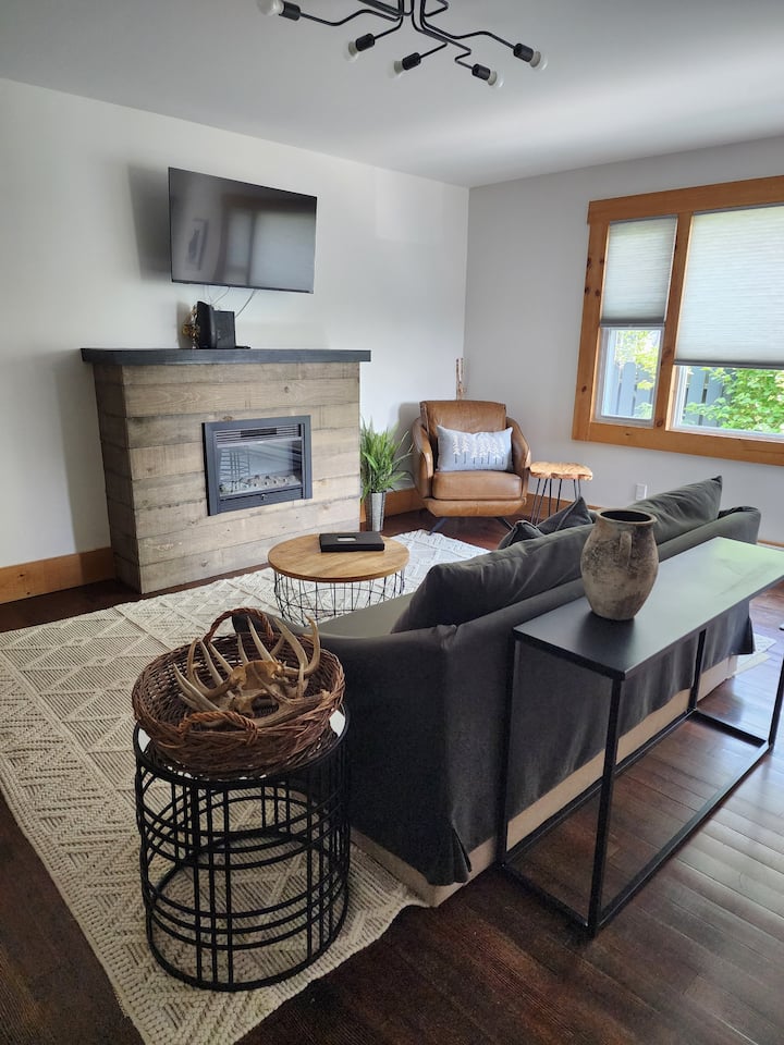 The Adventure Inn Mountain View House Suite #4 - Lake Placid, NY