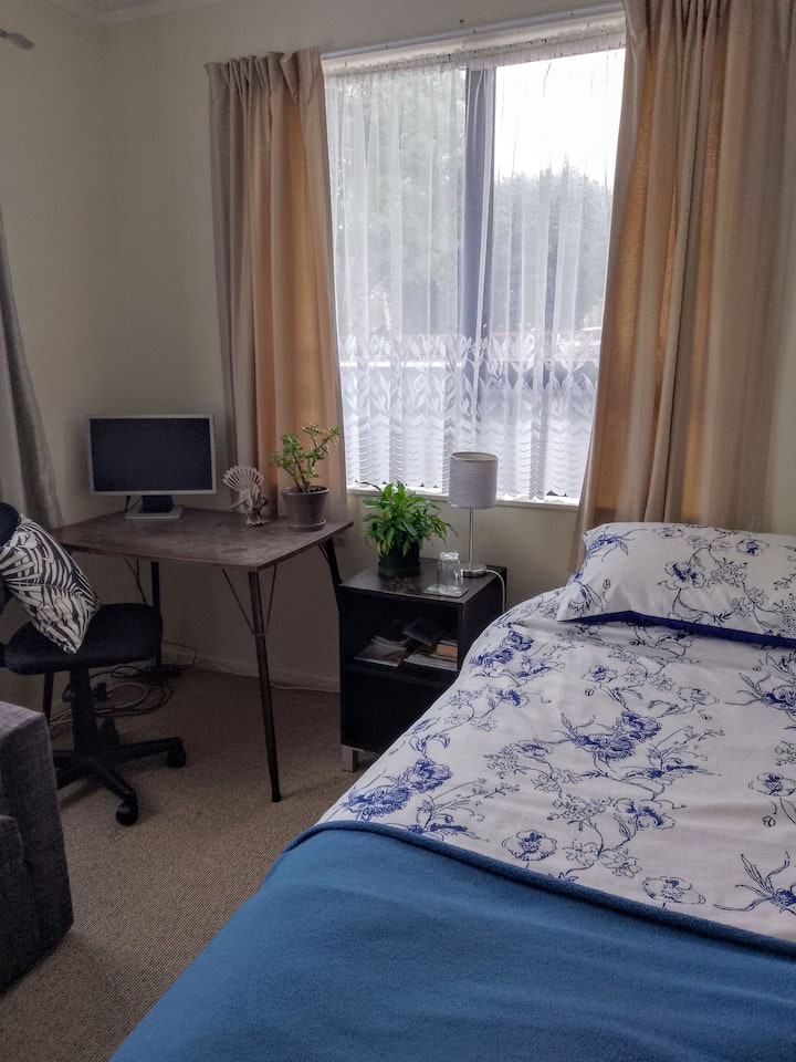 Quiet Sunny Single Room - Upper Hutt