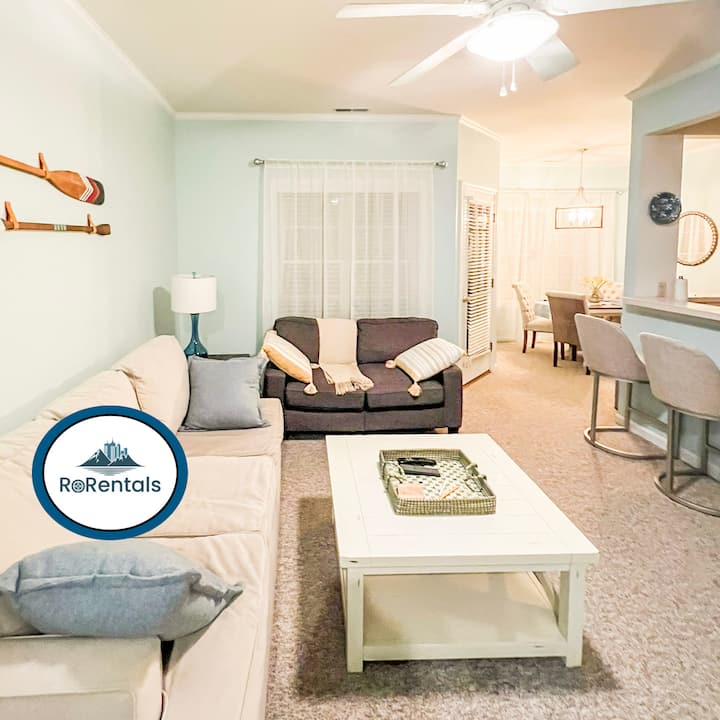 1st Floor 2br/2ba | Pool | Quiet & Convenient - Delaware