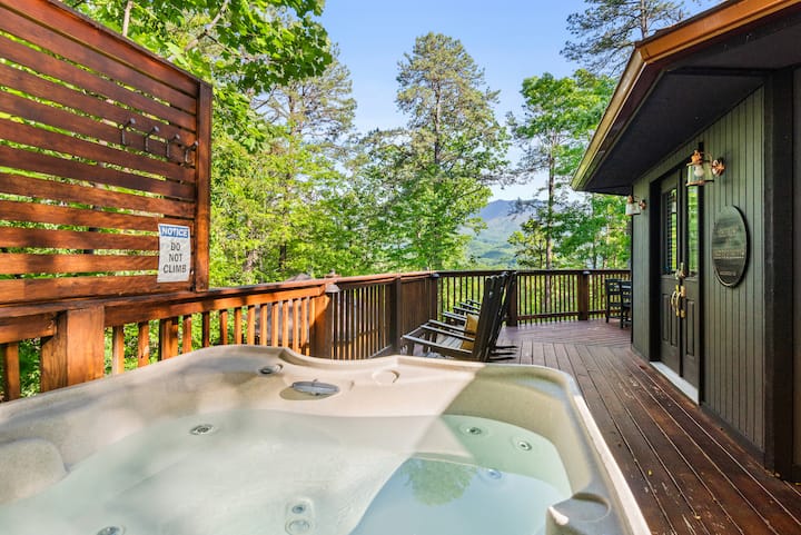 Views From Hot Tub! Close To Downtown Gatlinburg! - Gatlinburg, TN