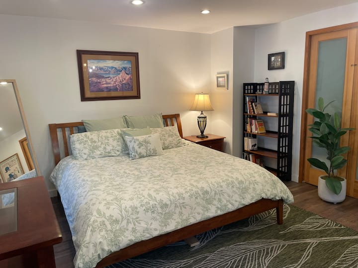 Cozy Studio With Private Patio  & Laundry - Altadena, CA