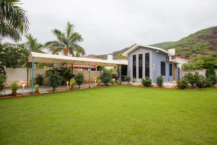 2 Bhk Luxury Pool Villa Udaipur | Peaceful Retreat - Udaipur