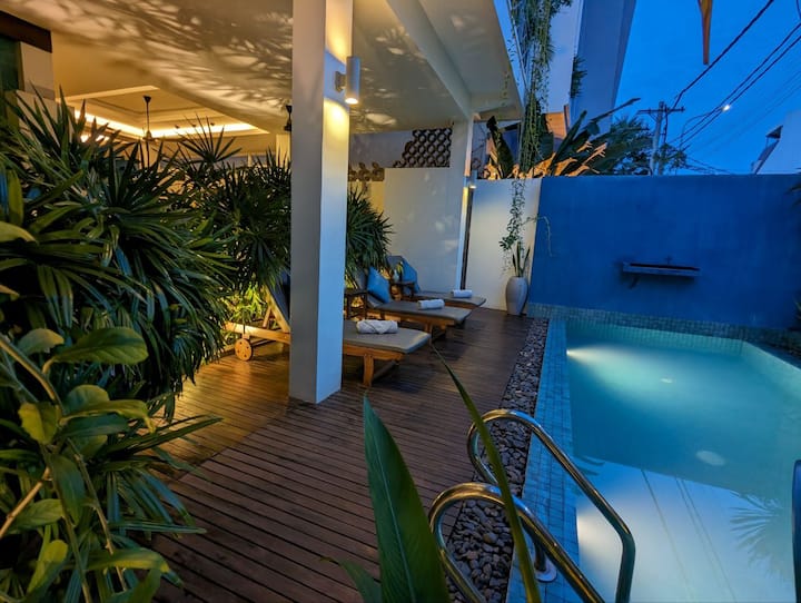 Three-bedroom Suite Near Old Market & Pub Street - Cambodia