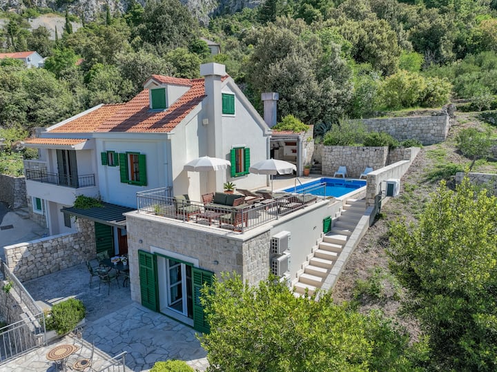 Holiday Home Melly W/ Heated Pool In Peaceful Area - Makarska