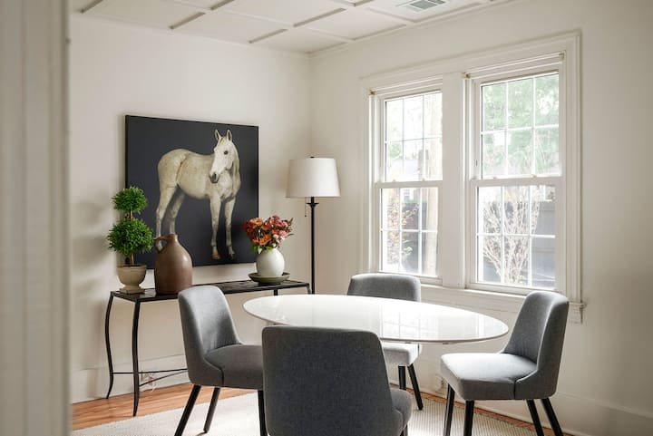 Bruce’s Field, Downtown Stunning Renovated Cottage - Aiken, SC