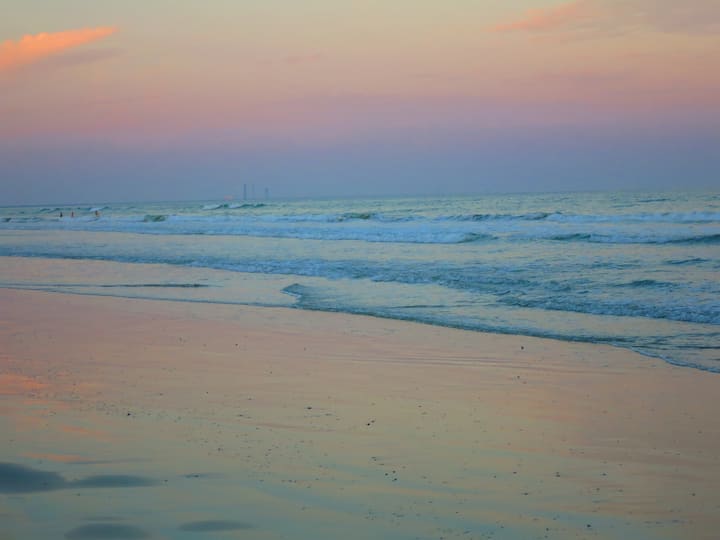 Coastal 2bd Condo W/patio Beach Access Heated Pool - Cocoa Beach, FL