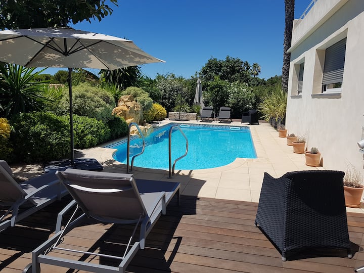 Superbe Espace De Vie Pour 8 Personnes - Agde