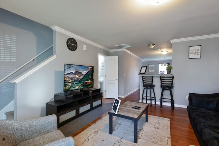 Relaxing Home Away From Home In The Qc! | Laxstays - Charlotte, NC